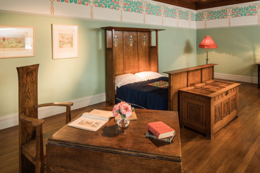 The Arts and Crafts Movement: A Harmonious Blend of Form and Function – GALATEA