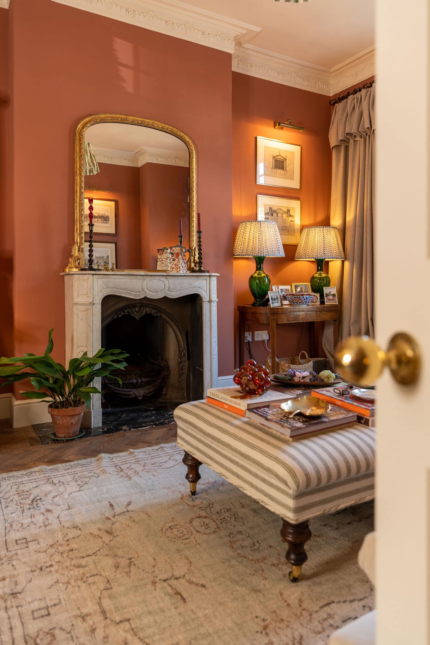 The Victorian Interior Design Movement: Elegance and Extravagance in ...