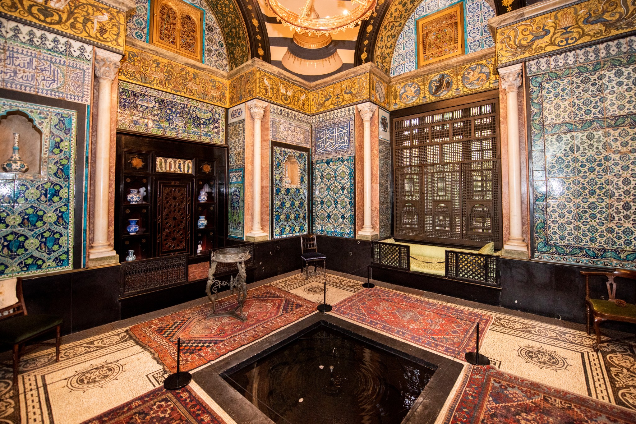 The Victorian Interior Design Movement: Elegance and Extravagance in ...